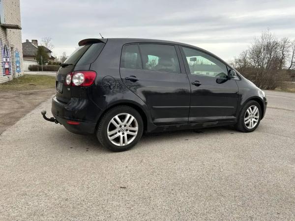 Melns Volkswagen Golf Plus 2008 Grobiņa, ar dzinēja tilpumu 1.60 L un nobraukumu 232 tūkst. km par 3200 €, foto 5 vietnē AUTOMOTO.COM.LV