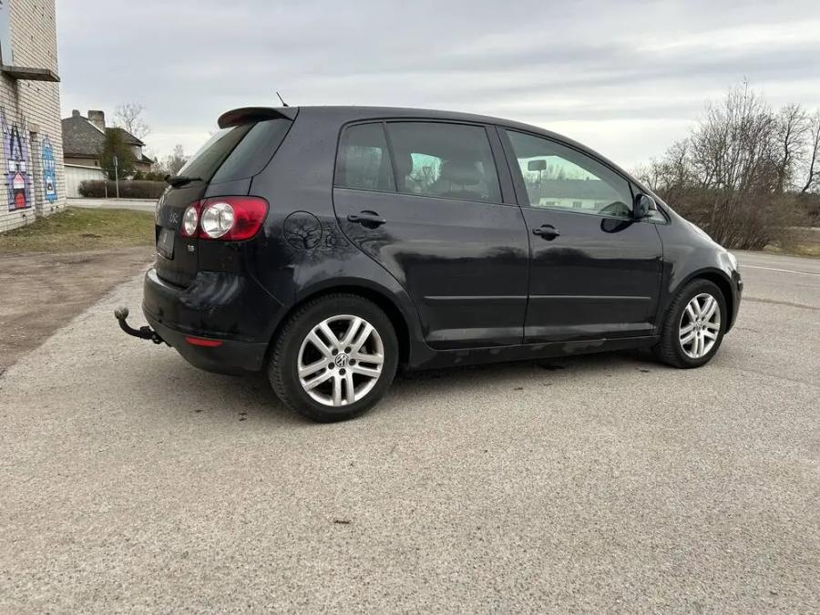 Black Volkswagen Golf Plus 2008 in Grobiņa, with an engine capacity of 1.60 L and mileage of 232 thousand km for 3200 €, photo 6 on AUTOMOTO.COM.LV