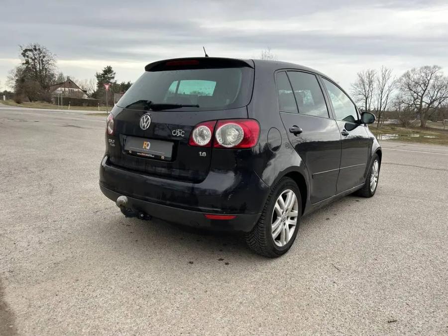 Black Volkswagen Golf Plus 2008 in Grobiņa, with an engine capacity of 1.60 L and mileage of 232 thousand km for 3200 €, photo 7 on AUTOMOTO.COM.LV