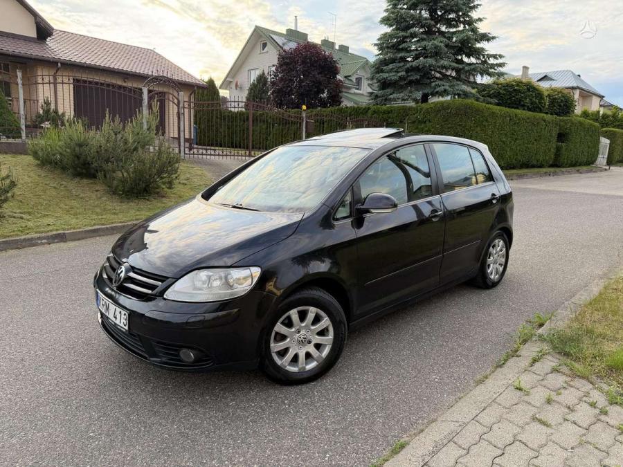 Black Volkswagen Golf Plus 2008 in Vilnius, with an engine capacity of 1.90 L and mileage of 250 thousand km for 1999 €, photo 1 on AUTOMOTO.COM.LV