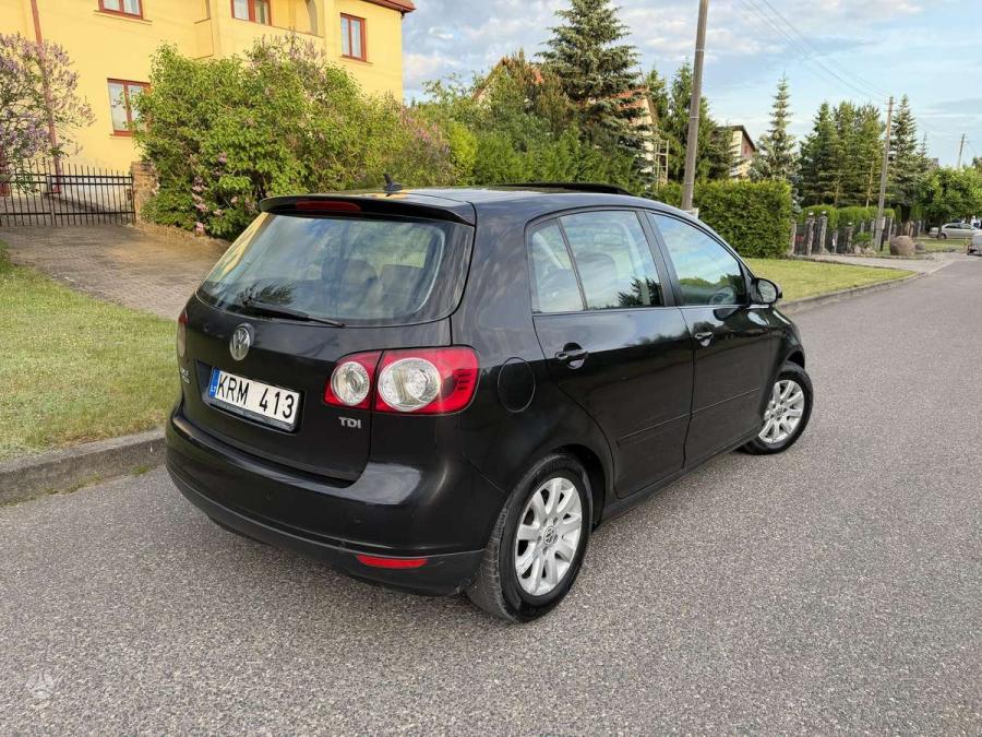 Black Volkswagen Golf Plus 2008 in Vilnius, with an engine capacity of 1.90 L and mileage of 250 thousand km for 1999 €, photo 10 on AUTOMOTO.COM.LV