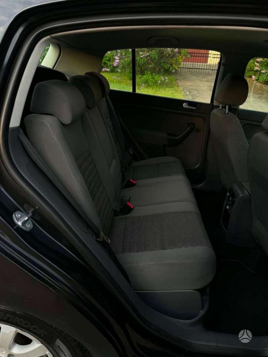 Black Volkswagen Golf Plus 2008 in Vilnius, with an engine capacity of 1.90 L and mileage of 250 thousand km for 1999 €, photo 17 on AUTOMOTO.COM.LV