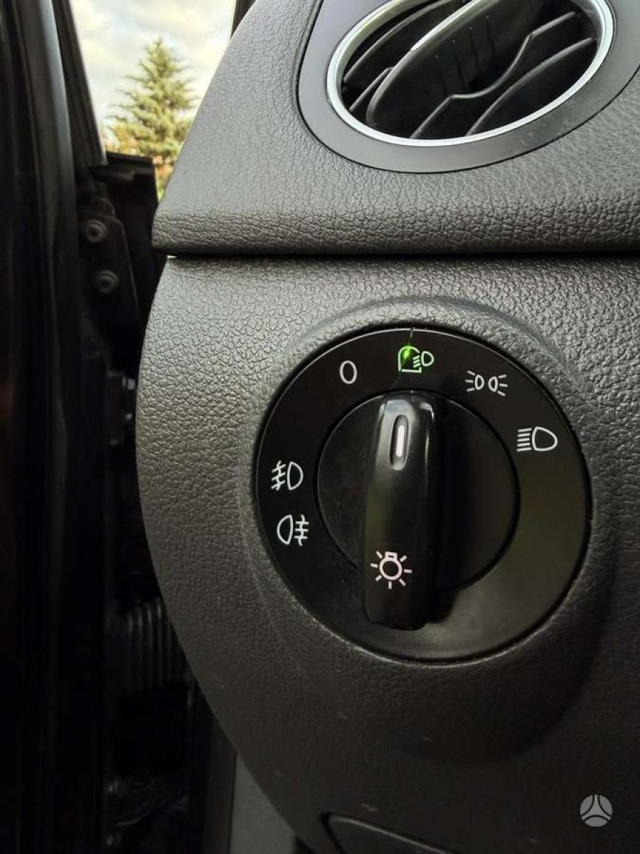 Black Volkswagen Golf Plus 2008 in Vilnius, with an engine capacity of 1.90 L and mileage of 250 thousand km for 1999 €, photo 22 on AUTOMOTO.COM.LV