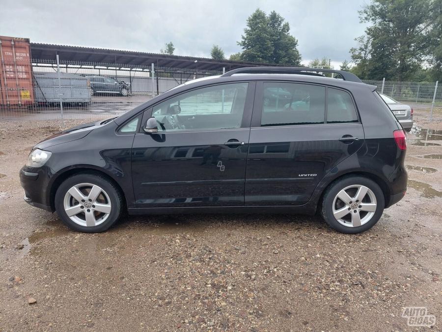 Black Volkswagen Golf Plus 2008 in Vilkaviskis, with an engine capacity of 1.90 L and mileage of 224 thousand km for 2350 €, photo 3 on AUTOMOTO.COM.LV