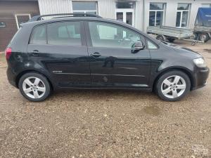 Black Volkswagen Golf Plus 2008 in Vilkaviskis, with an engine capacity of 1.90 L and mileage of 224 thousand km for 2350 €, photo 7 on AUTOMOTO.COM.LV