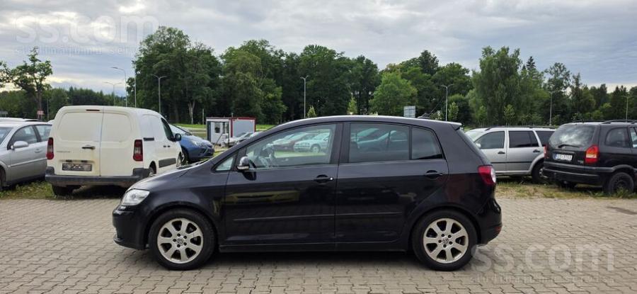 Melns Volkswagen Golf Plus 2008 Valmiera, ar dzinēja tilpumu 1.90 L un nobraukumu 384 tūkst. km par 1400 €, foto 6 vietnē AUTOMOTO.COM.LV