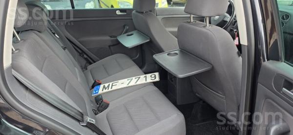 Black Volkswagen Golf Plus 2008 in Valmiera, with an engine capacity of 1.90 L and mileage of 384 thousand km for 1400 €, photo 10 on AUTOMOTO.COM.LV