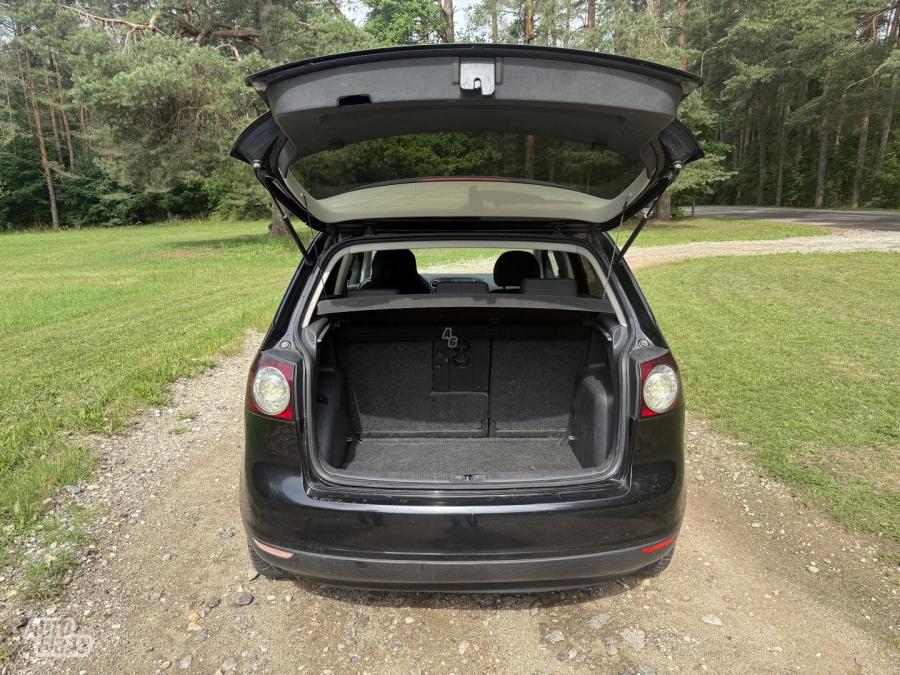Black Volkswagen Golf Plus 2008 in Anyksciai, with an engine capacity of 1.90 L and mileage of 337 thousand km for 2200 €, photo 10 on AUTOMOTO.COM.LV