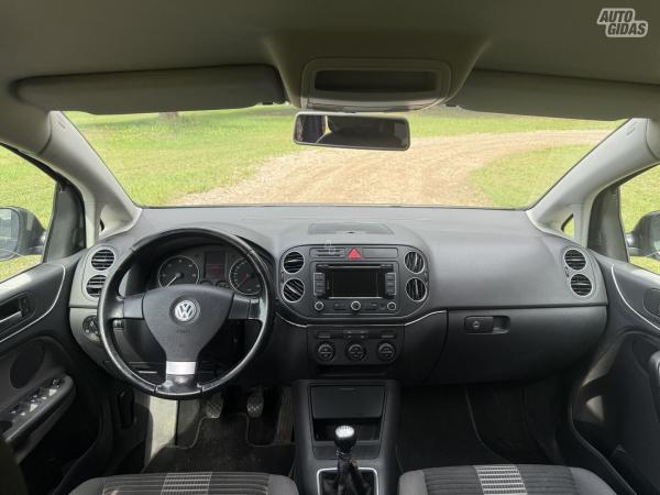 Melns Volkswagen Golf Plus 2008 Anykščiai, ar dzinēja tilpumu 1.90 L un nobraukumu 337 tūkst. km par 2200 €, foto 10 vietnē AUTOMOTO.COM.LV