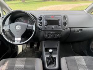 Black Volkswagen Golf Plus 2008 in Anyksciai, with an engine capacity of 1.90 L and mileage of 337 thousand km for 2200 €, photo 12 on AUTOMOTO.COM.LV