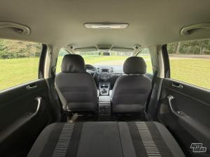 Black Volkswagen Golf Plus 2008 in Anyksciai, with an engine capacity of 1.90 L and mileage of 337 thousand km for 2200 €, photo 14 on AUTOMOTO.COM.LV