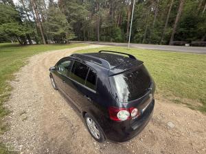Black Volkswagen Golf Plus 2008 in Anyksciai, with an engine capacity of 1.90 L and mileage of 337 thousand km for 2200 €, photo 16 on AUTOMOTO.COM.LV
