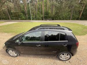 Black Volkswagen Golf Plus 2008 in Anyksciai, with an engine capacity of 1.90 L and mileage of 337 thousand km for 2200 €, photo 17 on AUTOMOTO.COM.LV