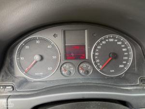 Black Volkswagen Golf Plus 2008 in Anyksciai, with an engine capacity of 1.90 L and mileage of 337 thousand km for 2200 €, photo 19 on AUTOMOTO.COM.LV