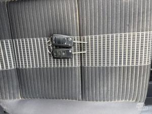 Black Volkswagen Golf Plus 2008 in Anyksciai, with an engine capacity of 1.90 L and mileage of 337 thousand km for 2200 €, photo 20 on AUTOMOTO.COM.LV