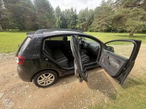 Black Volkswagen Golf Plus 2008 in Anyksciai, with an engine capacity of 1.90 L and mileage of 337 thousand km for 2200 €, photo 25 on AUTOMOTO.COM.LV