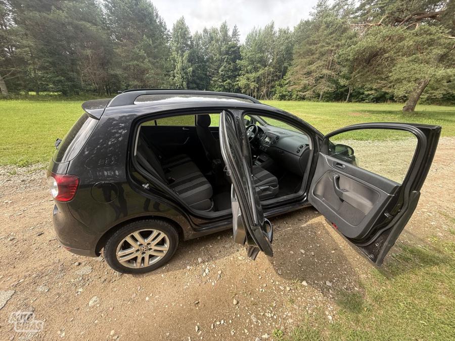 Black Volkswagen Golf Plus 2008 in Anyksciai, with an engine capacity of 1.90 L and mileage of 337 thousand km for 2200 €, photo 25 on AUTOMOTO.COM.LV