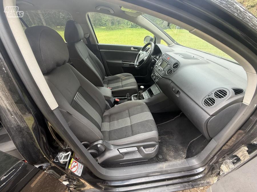 Black Volkswagen Golf Plus 2008 in Anyksciai, with an engine capacity of 1.90 L and mileage of 337 thousand km for 2200 €, photo 26 on AUTOMOTO.COM.LV