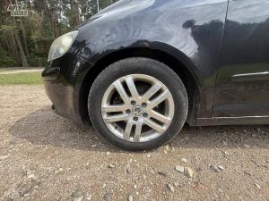 Black Volkswagen Golf Plus 2008 in Anyksciai, with an engine capacity of 1.90 L and mileage of 337 thousand km for 2200 €, photo 28 on AUTOMOTO.COM.LV