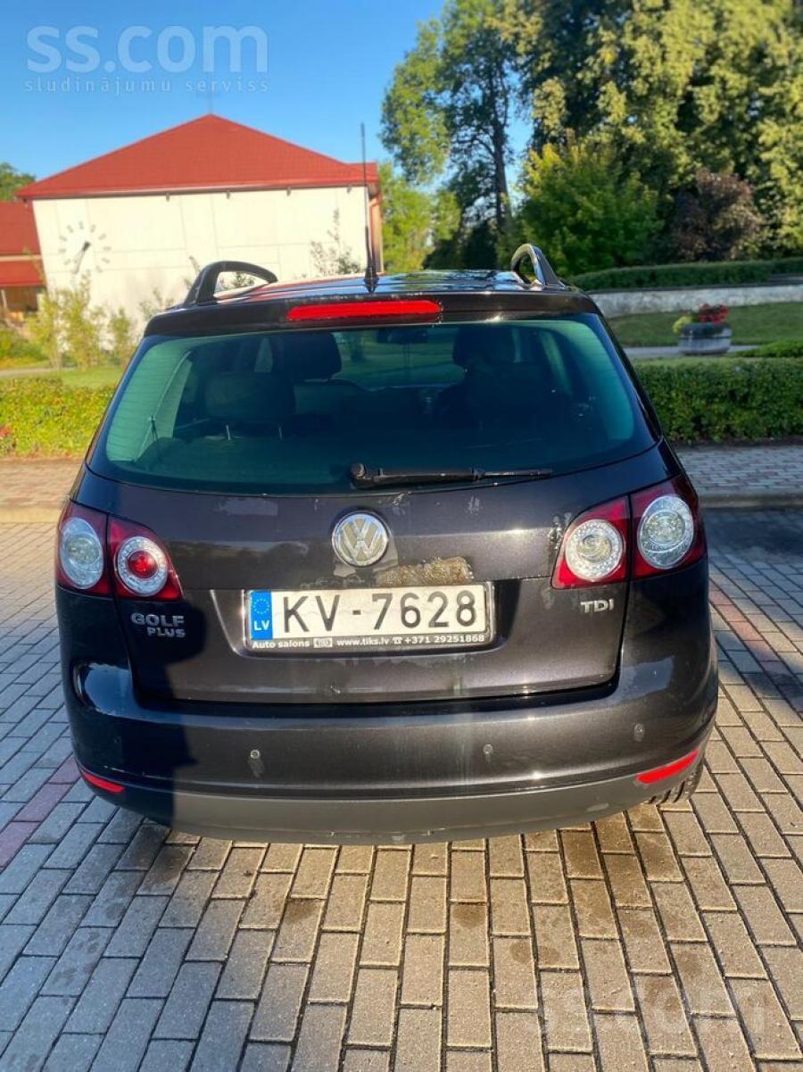 Melns Volkswagen Golf Plus 2008 Limbaži, ar dzinēja tilpumu 2.00 L un nobraukumu 323 tūkst. km par 2250 €, foto 4 vietnē AUTOMOTO.COM.LV