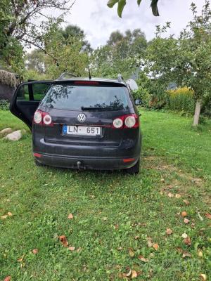 Melns Volkswagen Golf Plus 2008 Ludza, ar dzinēja tilpumu 1.90 L un nobraukumu 253 tūkst. km par 1700 €, foto 3 vietnē AUTOMOTO.COM.LV
