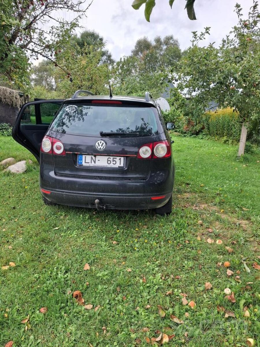 Melns Volkswagen Golf Plus 2008 Ludza, ar dzinēja tilpumu 1.90 L un nobraukumu 253 tūkst. km par 1700 €, foto 3 vietnē AUTOMOTO.COM.LV