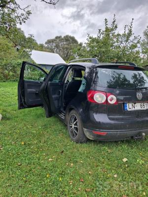 Melns Volkswagen Golf Plus 2008 Ludza, ar dzinēja tilpumu 1.90 L un nobraukumu 253 tūkst. km par 1700 €, foto 5 vietnē AUTOMOTO.COM.LV