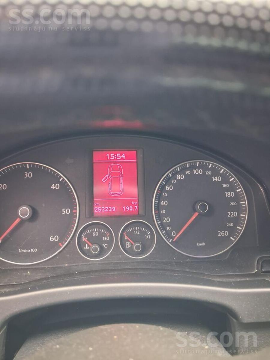 Melns Volkswagen Golf Plus 2008 Ludza, ar dzinēja tilpumu 1.90 L un nobraukumu 253 tūkst. km par 1700 €, foto 6 vietnē AUTOMOTO.COM.LV