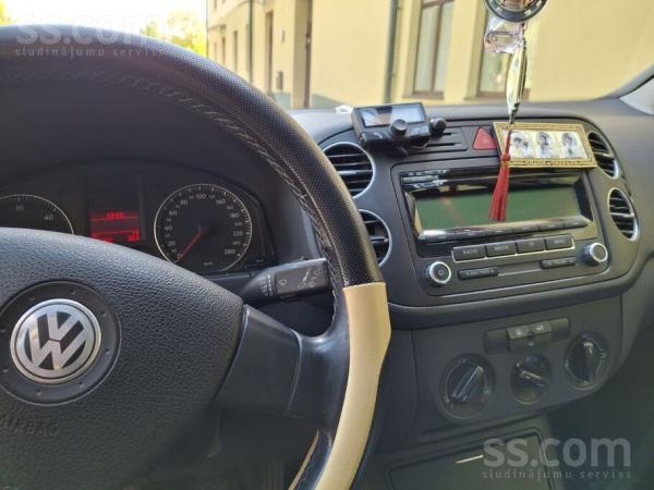 Melns Volkswagen Golf Plus 2008 Cēsis, ar dzinēja tilpumu 1.90 L un nobraukumu 260 tūkst. km par 2600 €, foto 5 vietnē AUTOMOTO.COM.LV