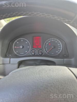 Black Volkswagen Golf Plus 2008 in Riga, with an engine capacity of 1.90 L and mileage of 309 thousand km for 2700 €, photo 7 on AUTOMOTO.COM.LV