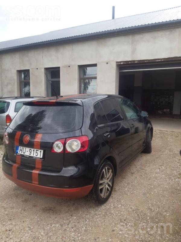 Black Volkswagen Golf Plus 2008 in Tukums, with an engine capacity of 1.90 L and mileage of 0 thousand km for 2500 €, photo 5 on AUTOMOTO.COM.LV