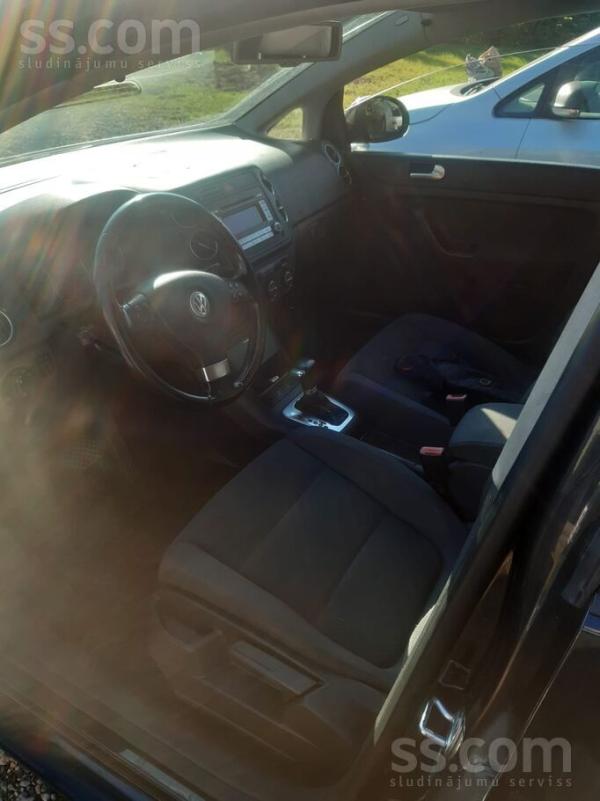 Black Volkswagen Golf Plus 2008 in Tukums, with an engine capacity of 1.90 L and mileage of 0 thousand km for 2500 €, photo 7 on AUTOMOTO.COM.LV
