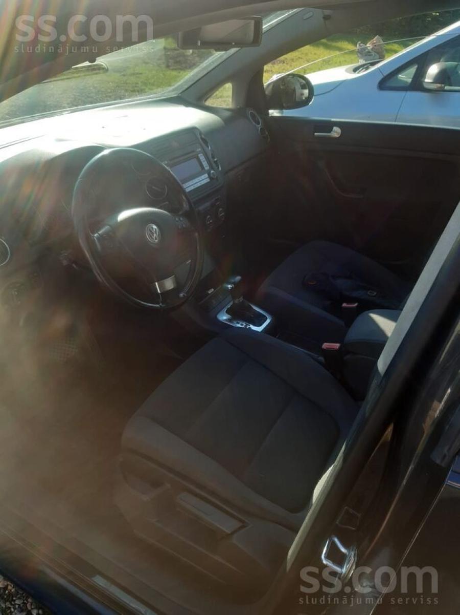 Melns Volkswagen Golf Plus 2008 Tukums, ar dzinēja tilpumu 1.90 L un nobraukumu 0 tūkst. km par 2500 €, foto 7 vietnē AUTOMOTO.COM.LV