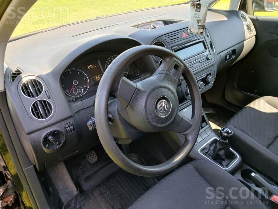 Melns Volkswagen Golf Plus 2009 Tukums, ar dzinēja tilpumu 1.60 L un nobraukumu 0 tūkst. km par 3000 €, foto 13 vietnē AUTOMOTO.COM.LV