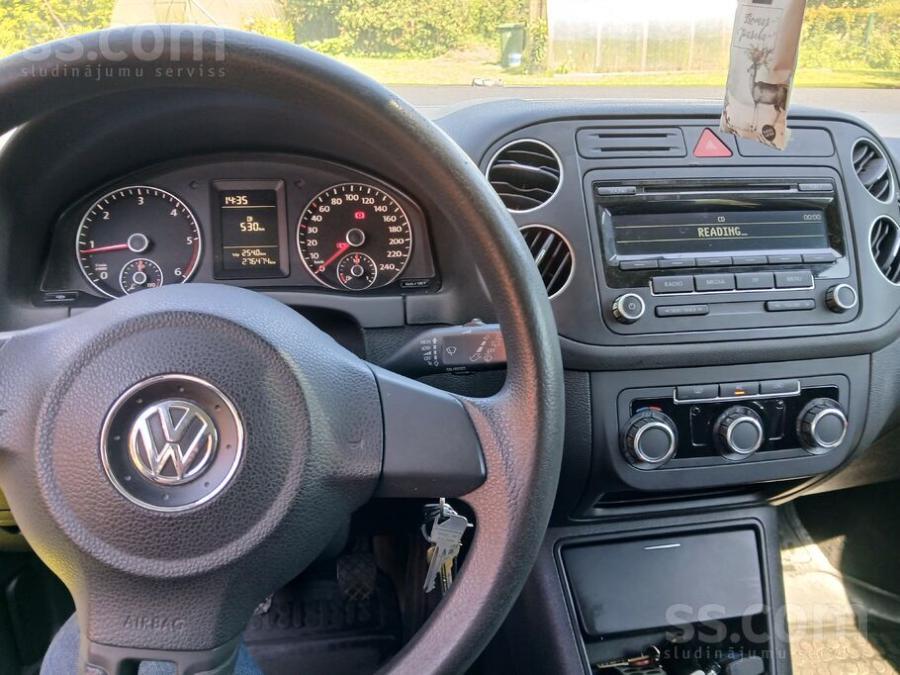 Melns Volkswagen Golf Plus 2009 Tukums, ar dzinēja tilpumu 1.60 L un nobraukumu 0 tūkst. km par 3000 €, foto 15 vietnē AUTOMOTO.COM.LV