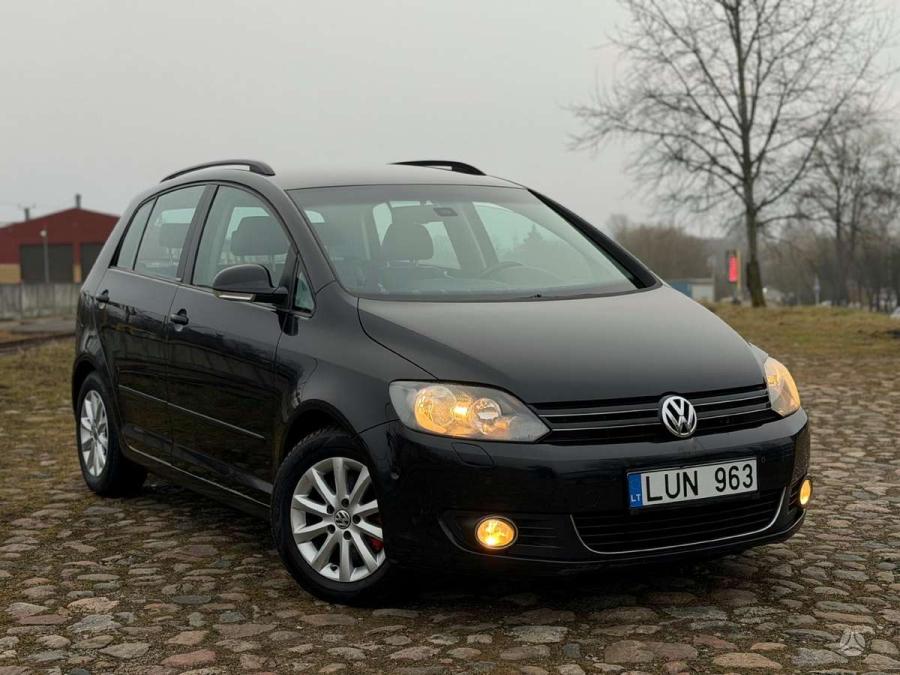 Black Volkswagen Golf Plus 2009 in Vilnius, with an engine capacity of 1.97 L and mileage of 310 thousand km for 4450 €, photo 1 on AUTOMOTO.COM.LV