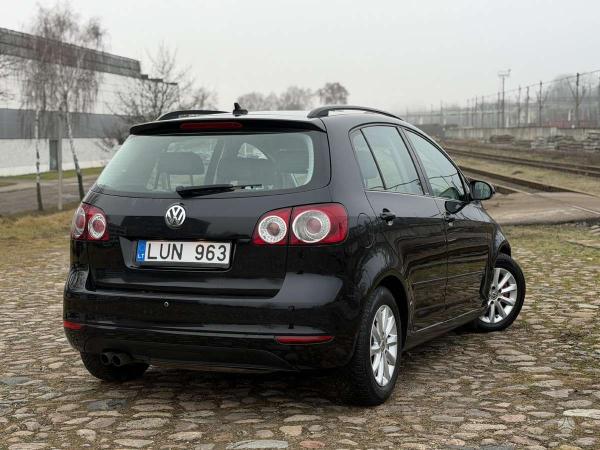 Melns Volkswagen Golf Plus 2009 Viļņa, ar dzinēja tilpumu 1.97 L un nobraukumu 310 tūkst. km par 4450 €, foto 2 vietnē AUTOMOTO.COM.LV