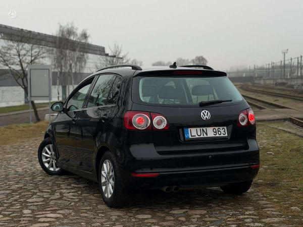 Melns Volkswagen Golf Plus 2009 Viļņa, ar dzinēja tilpumu 1.97 L un nobraukumu 310 tūkst. km par 4450 €, foto 4 vietnē AUTOMOTO.COM.LV