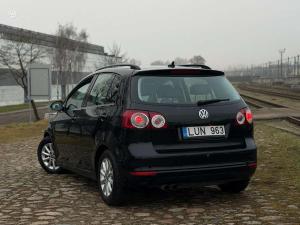 Black Volkswagen Golf Plus 2009 in Vilnius, with an engine capacity of 1.97 L and mileage of 310 thousand km for 4450 €, photo 4 on AUTOMOTO.COM.LV