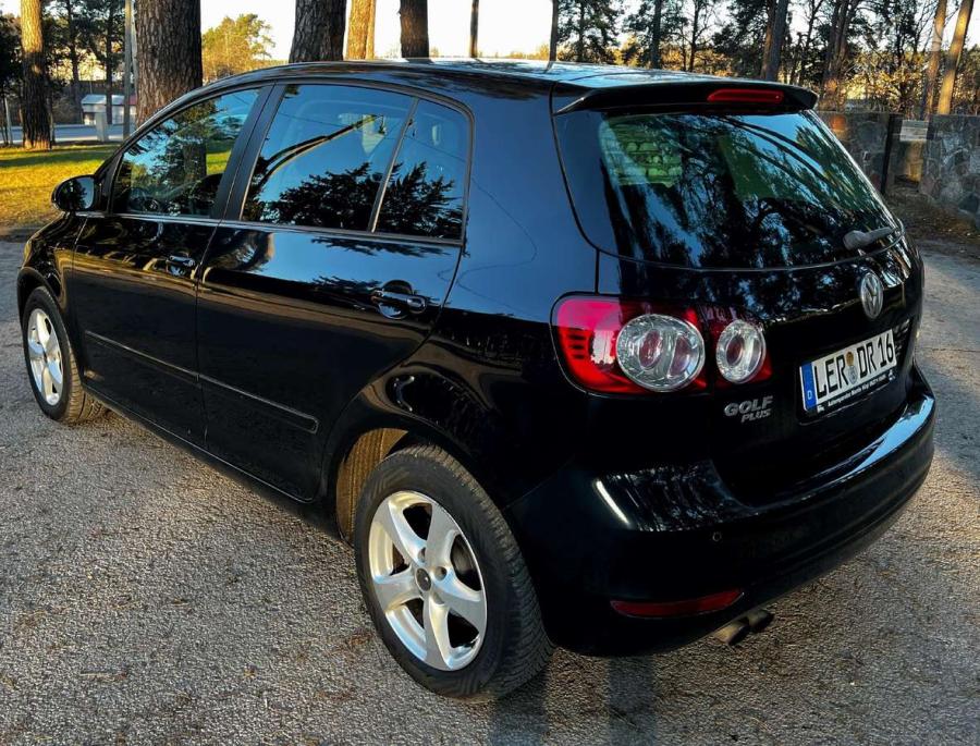 Black Volkswagen Golf Plus 2009 in Vilnius, with an engine capacity of 1.40 L and mileage of 230 thousand km for 4600 €, photo 4 on AUTOMOTO.COM.LV