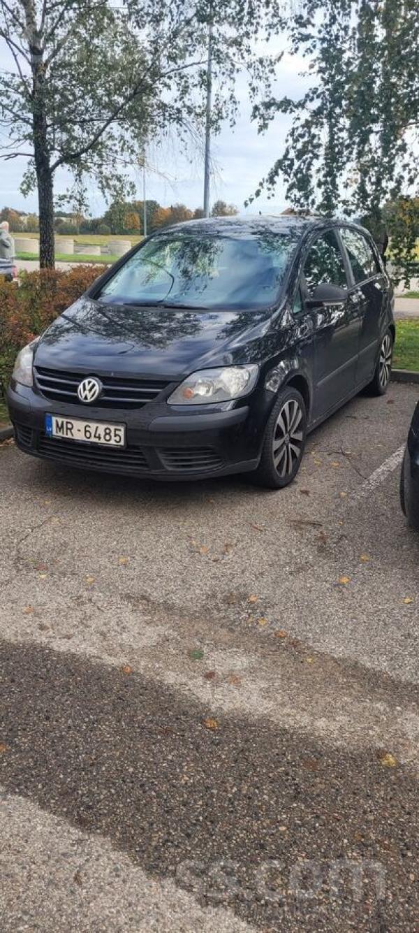 Black Volkswagen Golf Plus 2009 in Riga, with an engine capacity of 1.90 L and mileage of 330 thousand km for 1100 €, photo 1 on AUTOMOTO.COM.LV