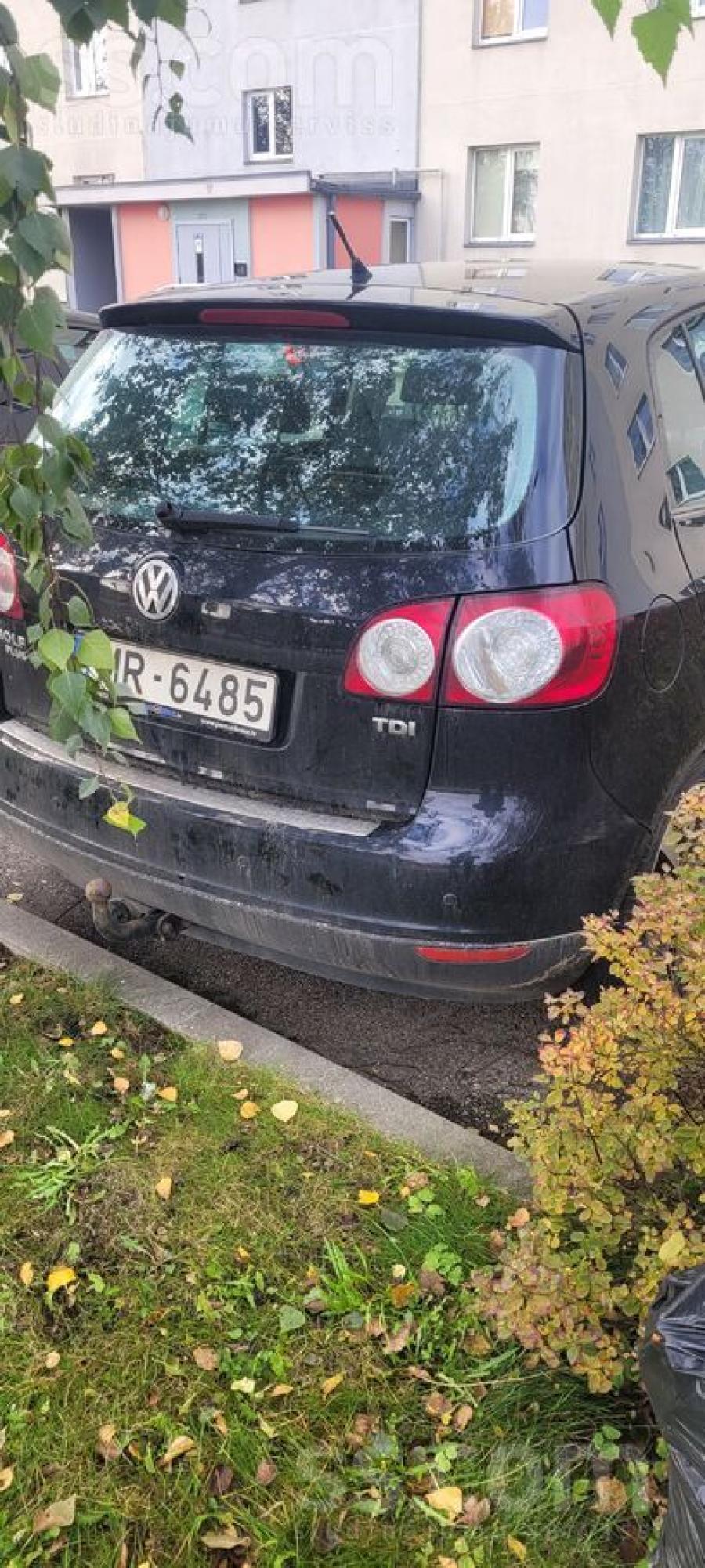 Melns Volkswagen Golf Plus 2009 Rīga, ar dzinēja tilpumu 1.90 L un nobraukumu 330 tūkst. km par 1100 €, foto 6 vietnē AUTOMOTO.COM.LV