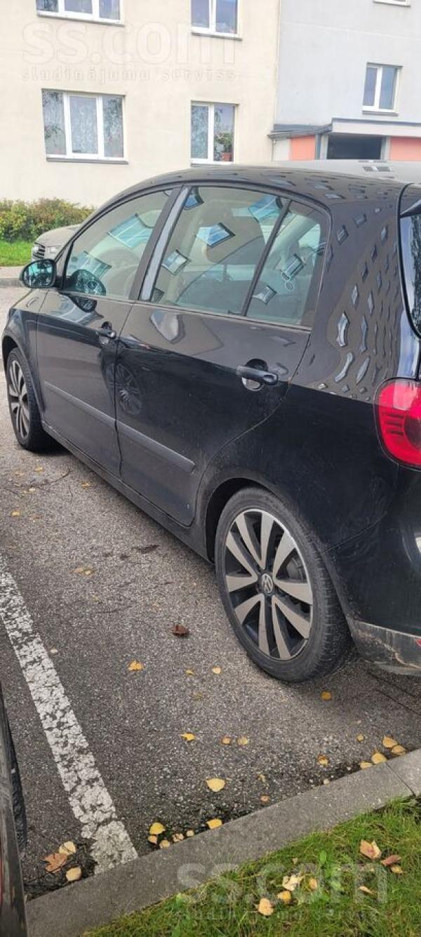 Black Volkswagen Golf Plus 2009 in Riga, with an engine capacity of 1.90 L and mileage of 330 thousand km for 1100 €, photo 9 on AUTOMOTO.COM.LV