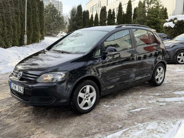 Black Volkswagen Golf Plus 2009 in Vilnius, with an engine capacity of 1.39 L and mileage of 306 thousand km for 2000 €, photo 2 on AUTOMOTO.COM.LV