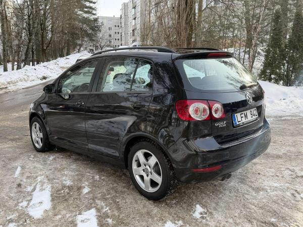 Black Volkswagen Golf Plus 2009 in Vilnius, with an engine capacity of 1.39 L and mileage of 306 thousand km for 2000 €, photo 4 on AUTOMOTO.COM.LV