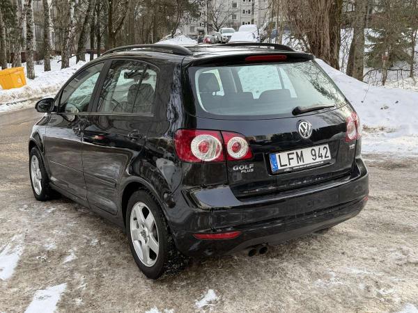 Black Volkswagen Golf Plus 2009 in Vilnius, with an engine capacity of 1.39 L and mileage of 306 thousand km for 2000 €, photo 5 on AUTOMOTO.COM.LV