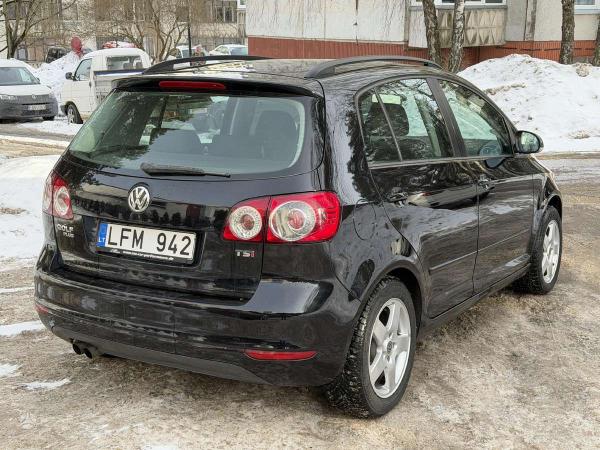 Black Volkswagen Golf Plus 2009 in Vilnius, with an engine capacity of 1.39 L and mileage of 306 thousand km for 2000 €, photo 7 on AUTOMOTO.COM.LV