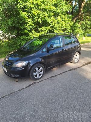 Black Volkswagen Golf Plus 2009 in Ludza, with an engine capacity of 1.90 L and mileage of 212 thousand km for 1800 €, photo 3 on AUTOMOTO.COM.LV