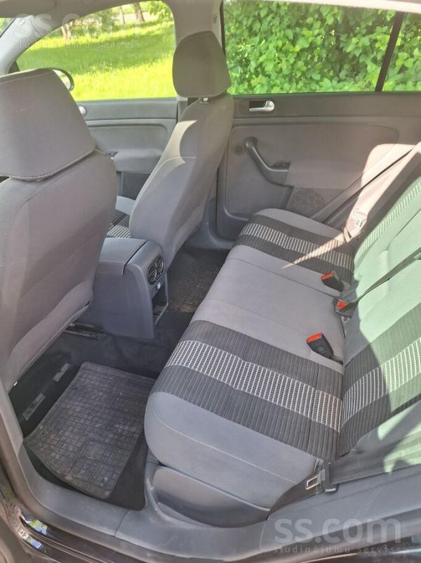 Melns Volkswagen Golf Plus 2009 Ludza, ar dzinēja tilpumu 1.90 L un nobraukumu 212 tūkst. km par 1800 €, foto 7 vietnē AUTOMOTO.COM.LV