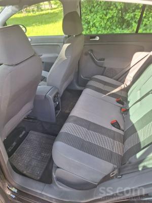 Black Volkswagen Golf Plus 2009 in Ludza, with an engine capacity of 1.90 L and mileage of 212 thousand km for 1800 €, photo 8 on AUTOMOTO.COM.LV